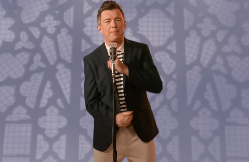 Após 35 anos, Rick Astley refaz clipe de Never Gonna Give You Up em ...